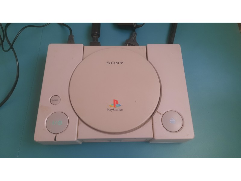 SONY PLAYSTATION 1 ODLICAN MADE IN JAPAN SCPH-7002