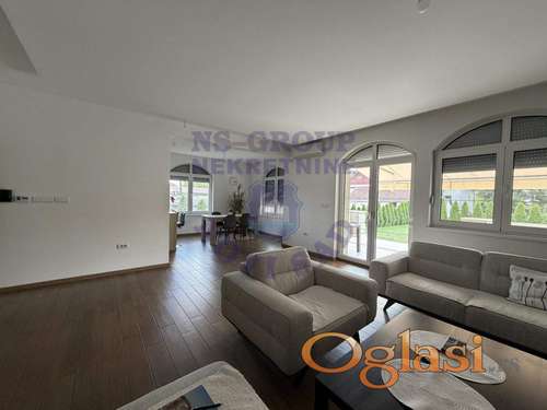 Kuća u Inđiji 380m2