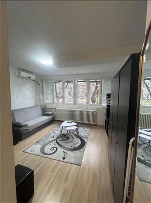 Zemun, Prvomajska –30 m² na top lokaciji
