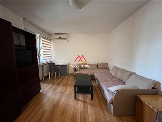 Garsonjera - 30m2 - Centar