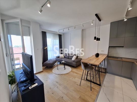 Lux 2.0 stan 42m2 na Bulevaru Oslobodjenja ID#1824