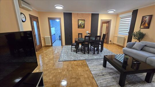 Bežanijska kosa, namešten