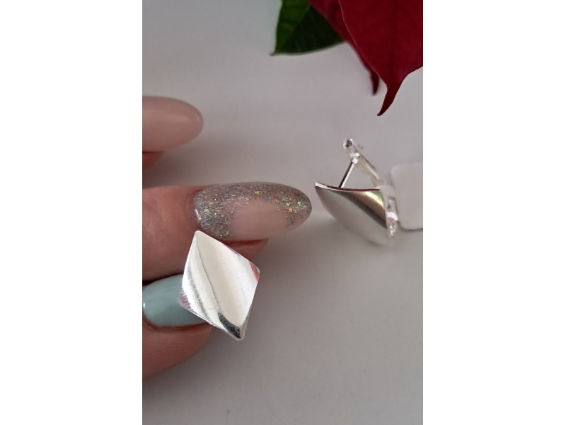 Nove mindjuse romboidi 925