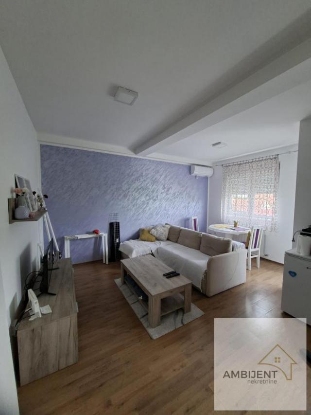 Dvosoban stan 45 m², Altina, Zemun