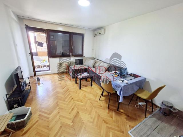 Garsonjera na Bulevaru Nemanjića