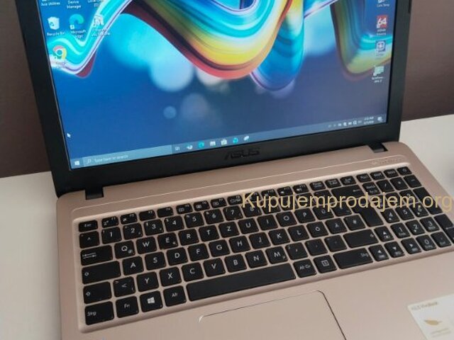 Asus X540U / I3 720U / 8GB DDR4 / Intel Hd Graphics 620