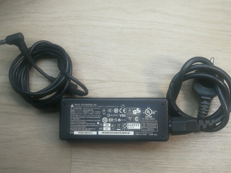 Adapter Delta ADP-75SB BB 19V --- 3,95A 75W