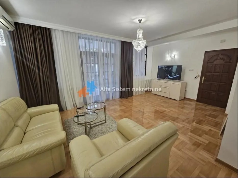 Izdavanje, četvorosoban stan, 120m², Savski Venac, Beograd