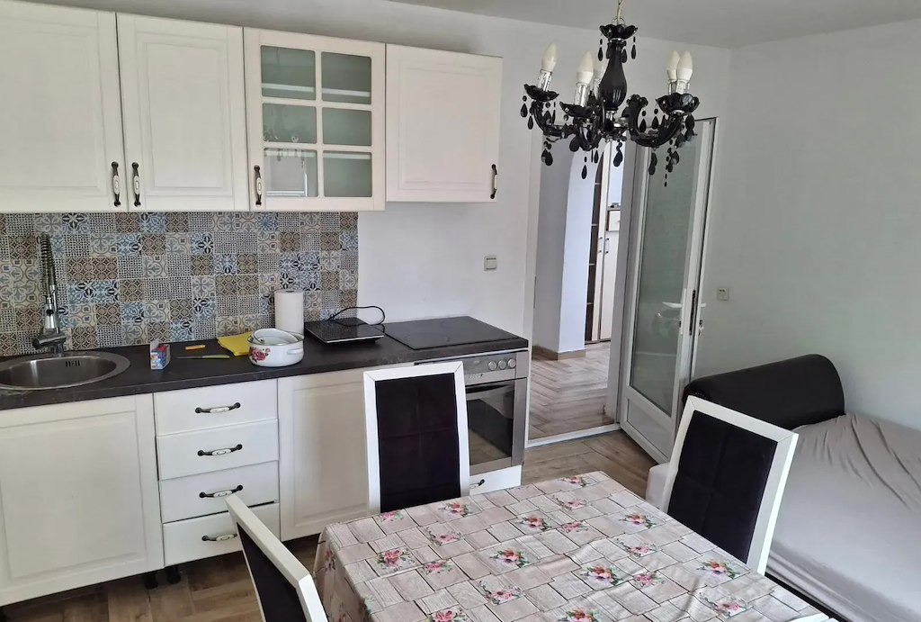 Izdavanje, jednosoban stan, 38m², Dobanovci, Surčin