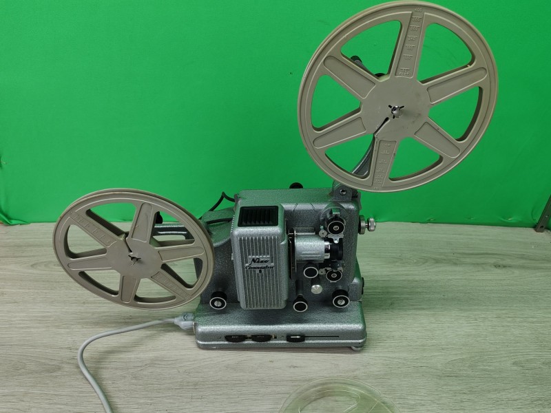 Filmski projektor 563