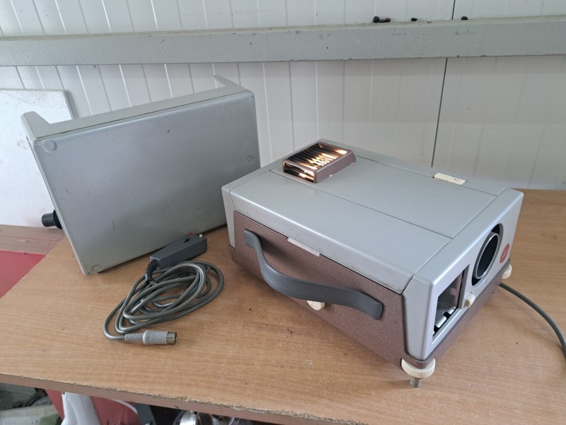 Leitz slide projector