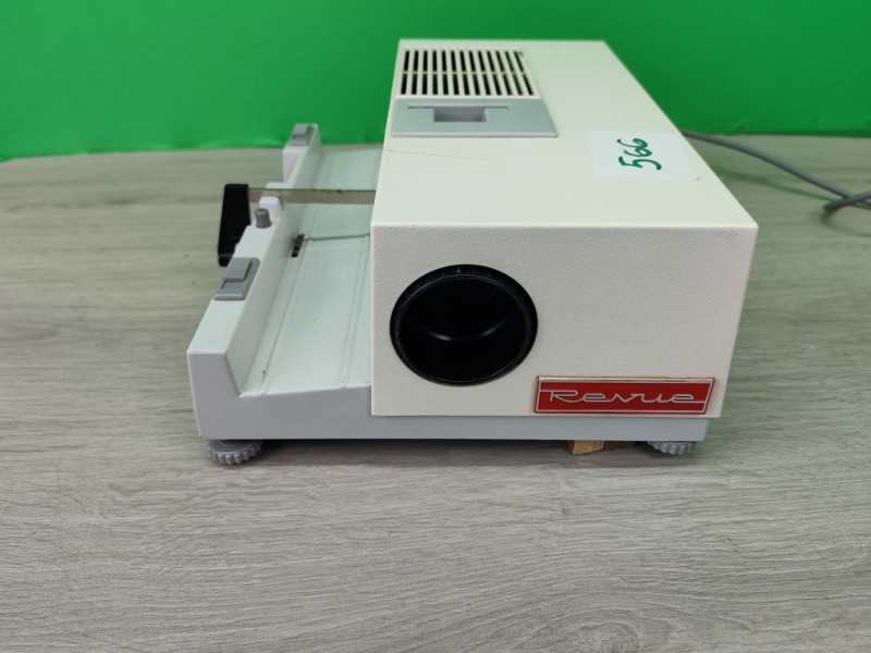 Dijaprojektor iz 1967. godine 566