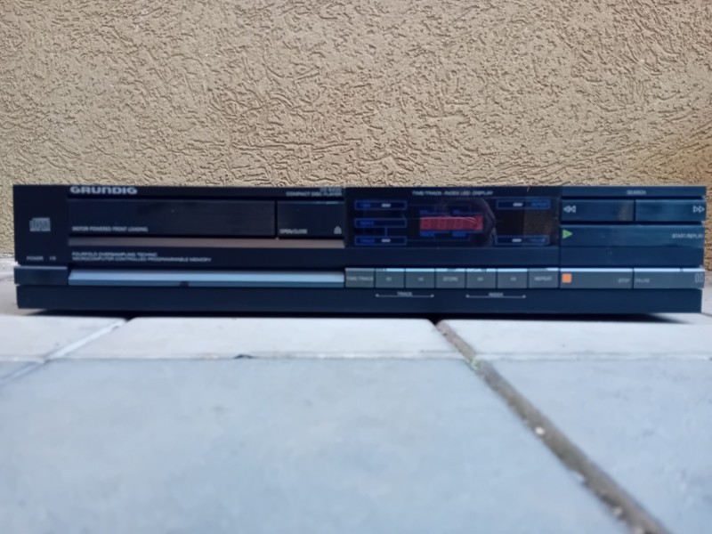 Grundig CD 8200 Stereo Compact Disc Player