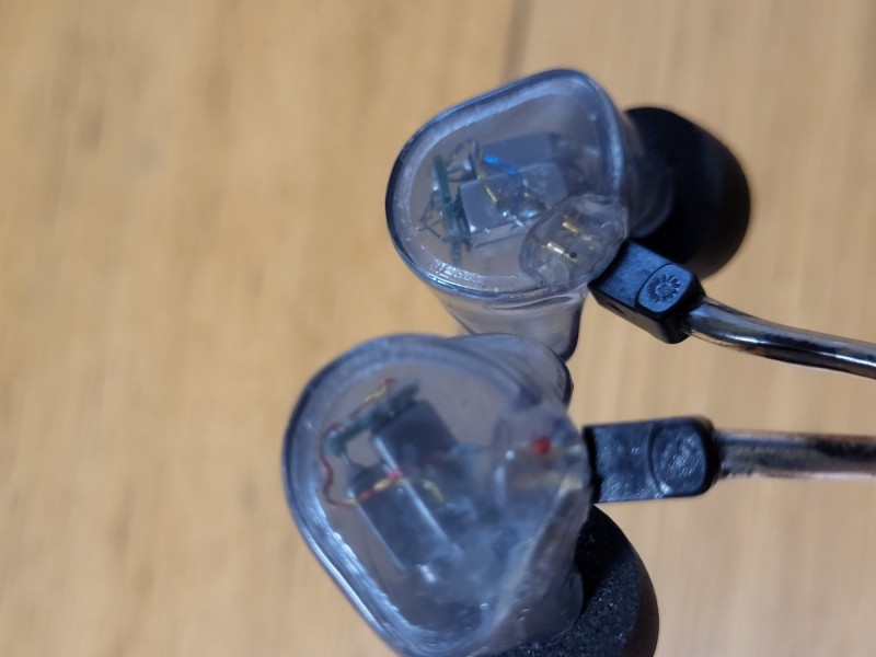Fischer Amps FA-3E profesionalne sluske za monitoring