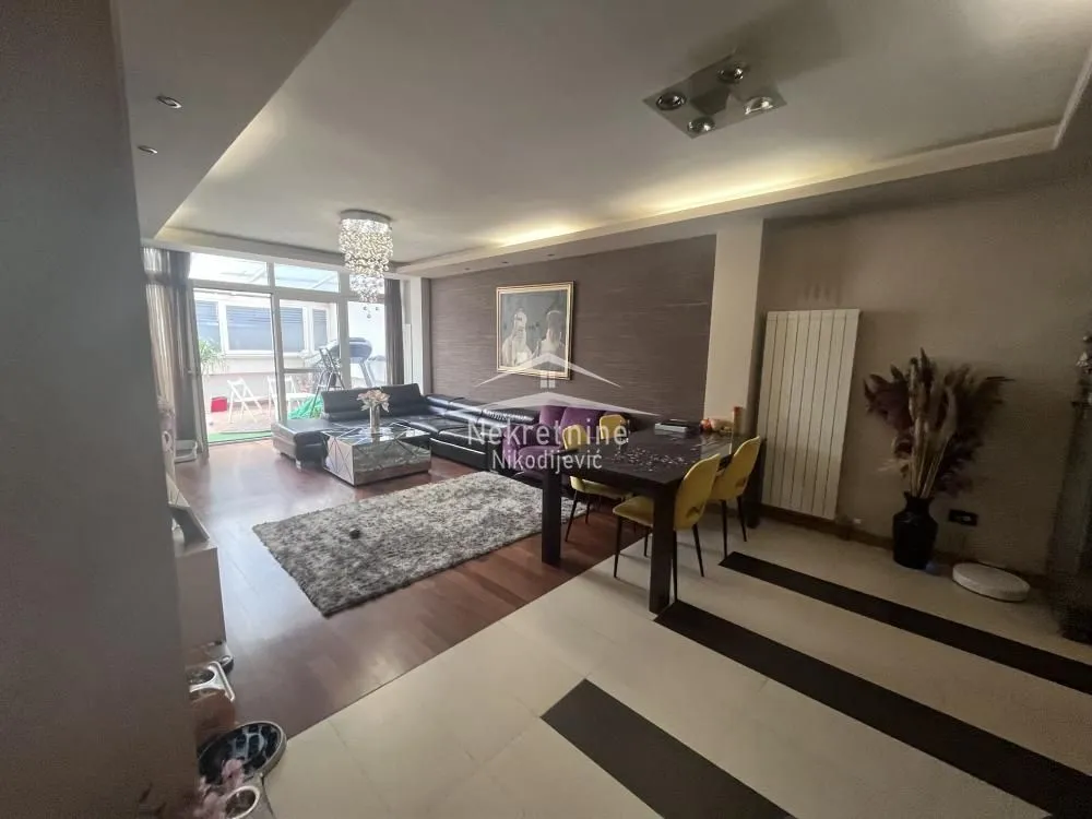Prodaja, četvorosoban stan, 167m², Vračar Sve Podlokacije, Beograd