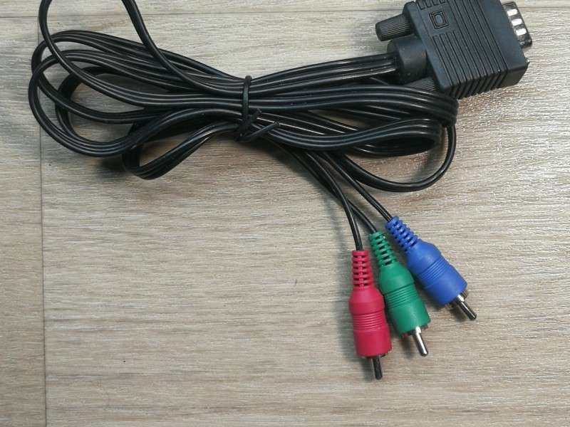 VGA na 3 x RCA