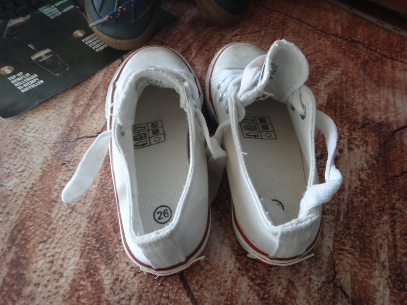 decije patike br 26 converse
