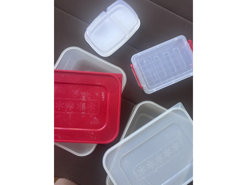 Plastične kutije 4 komada, polovne, dobro stanje
