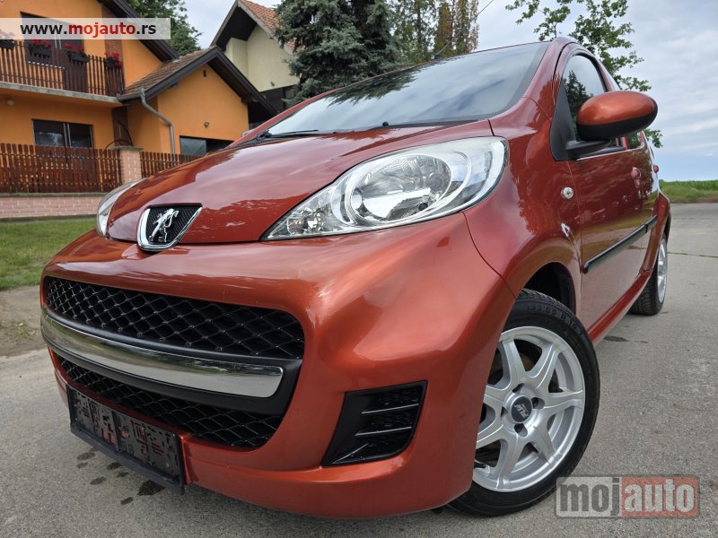 Peugeot 107 1.0b*SERVISNA*KLIMA*2klj*