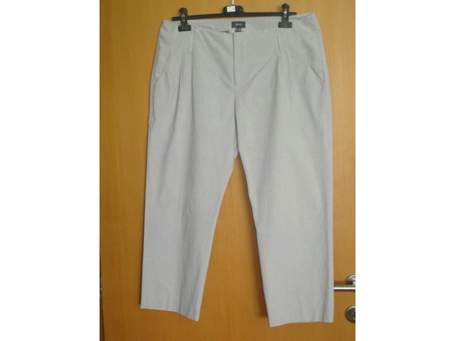 KRATKE PANTALONE  MEXX  (vel.D-42)