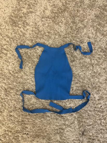 Zara top sa otvorenim ledjima Xs