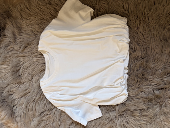 Zara nova crop majica bela