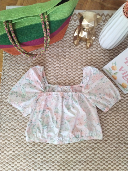 Divna H&M bluza-top