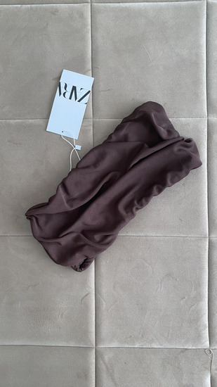 Zara top Nov sa etiketom