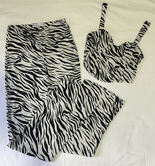 Bershka zebrasti komplet