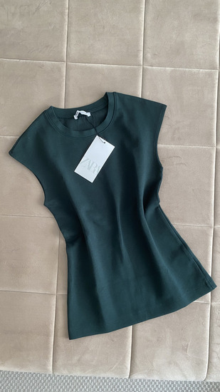Zara majica Nova sa etiketom