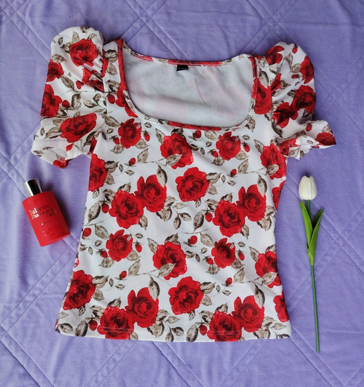 Cvetna bluza sa puf rukavima M 38