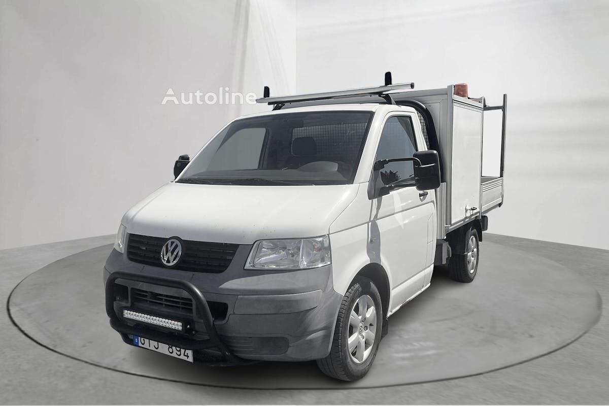 Prodaje se Volkswagen Transporter kamion s ravnom platformom na aukciji