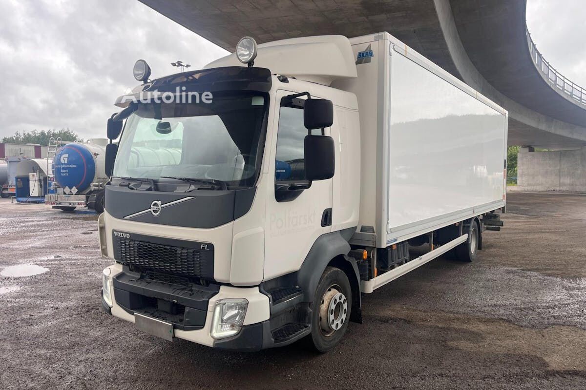 Prodaje se Volvo FL210 kamion furgon na aukciji