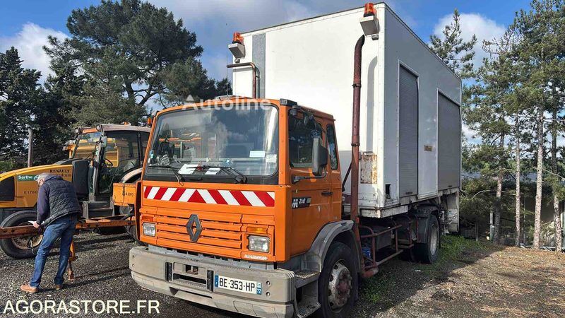 Prodaje se Renault M180 kamion furgon na aukciji