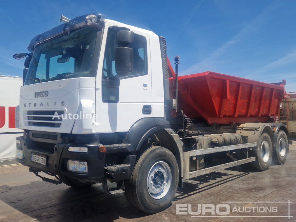 Prodaje se IVECO Stralis 360 rol kiper sa kukom na aukciji