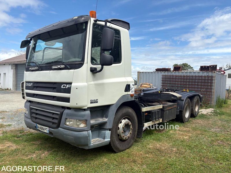 Prodaje se DAF 85.410 rol kiper sa kukom na aukciji