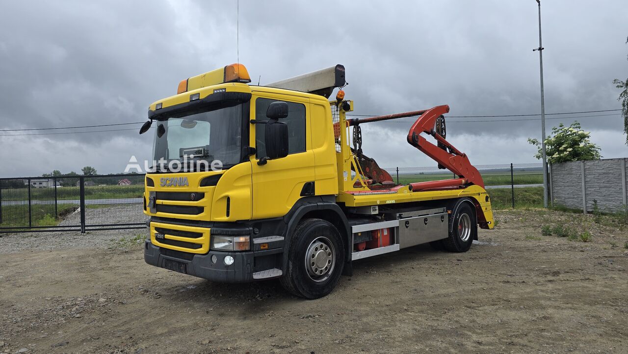 Scania P 250 kamion autopodizač kontejnera