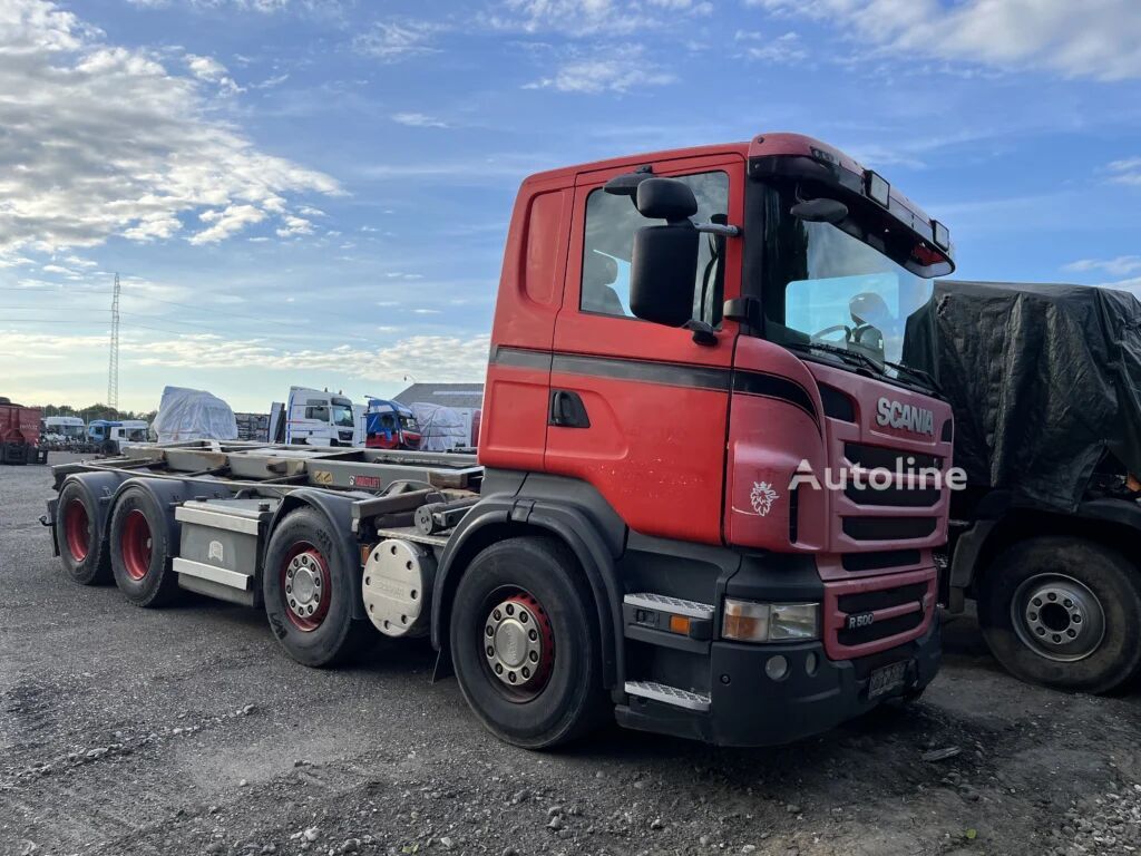 Scania R500 kamion sa kukom za podizanje tereta nakon udesa