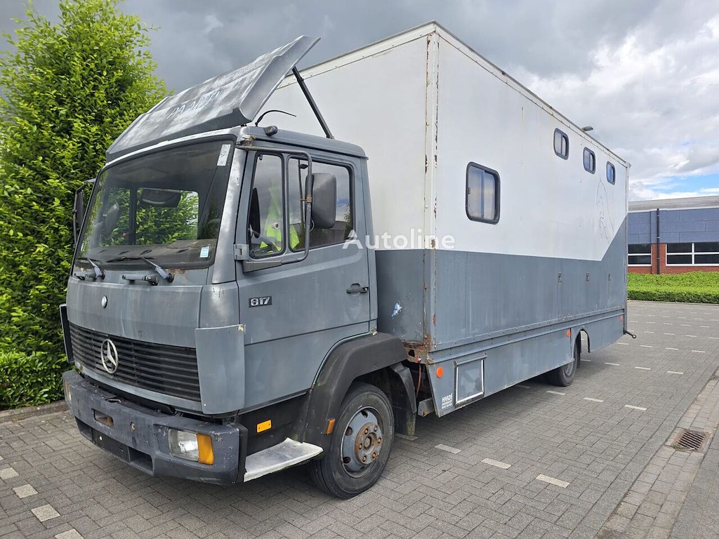 Mercedes-Benz Ecoliner kamion za prevoz konja