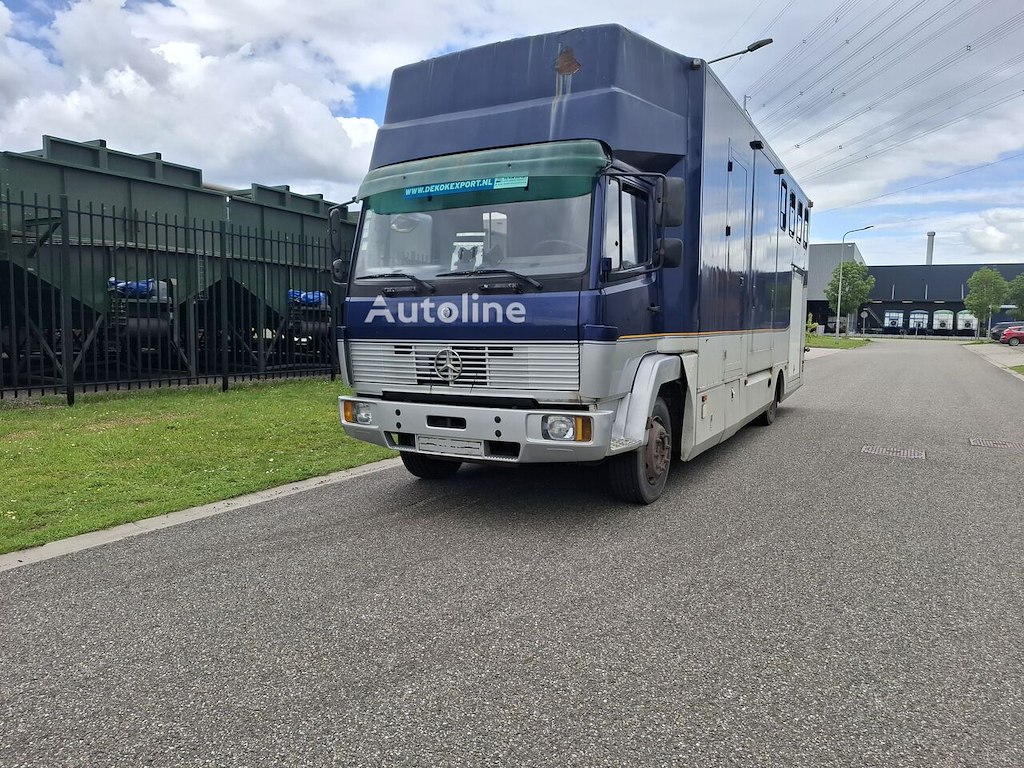 Mercedes-Benz 1114 kamion za prevoz konja