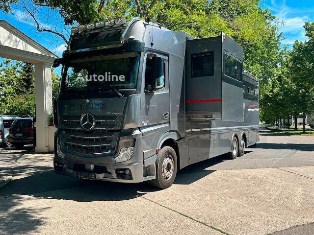Mercedes-Benz Actros vozilo za prevoz konja