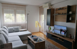 Za izdavanje 1.5 moderno namešten stan