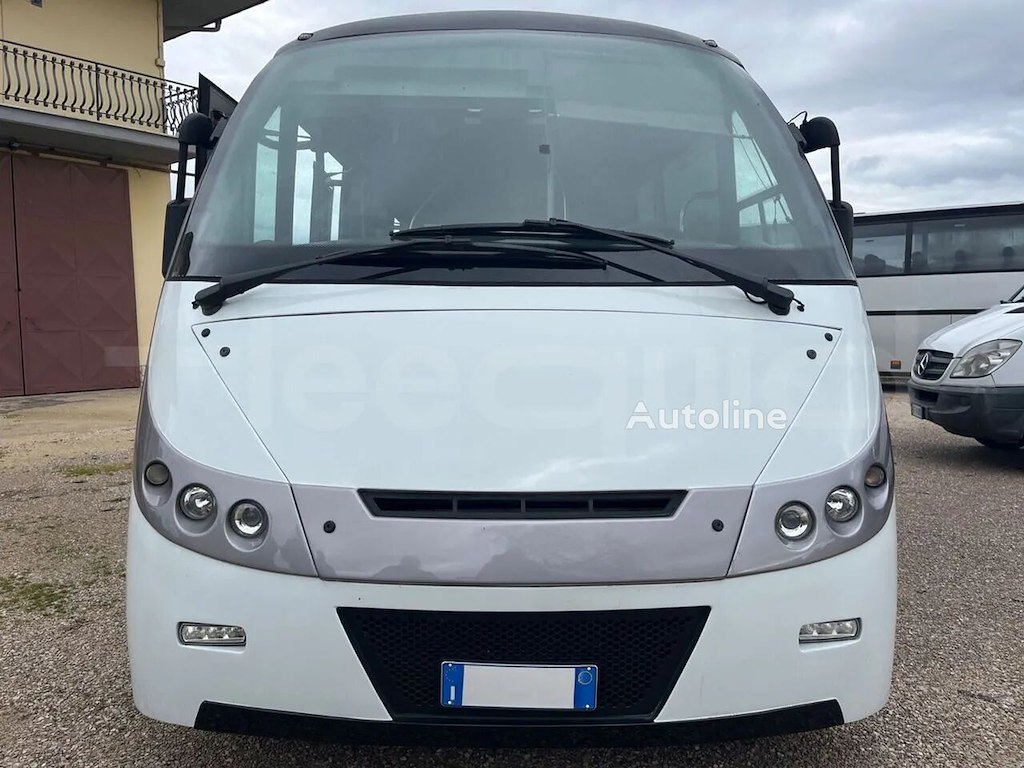 Nomec Stacobus Itineris putnički minibus