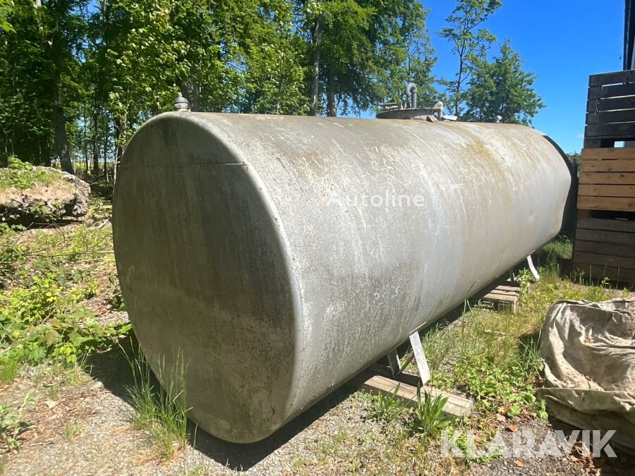 Prodaje se ADR Dieseltank ADR 10 kubik rezervoar za skladistenje goriva na aukciji