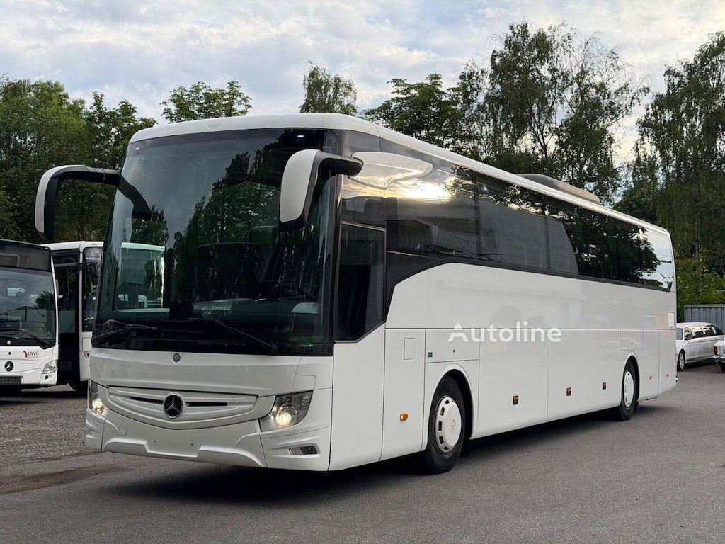 Mercedes-Benz E16 RHD-M/2 turistički autobus