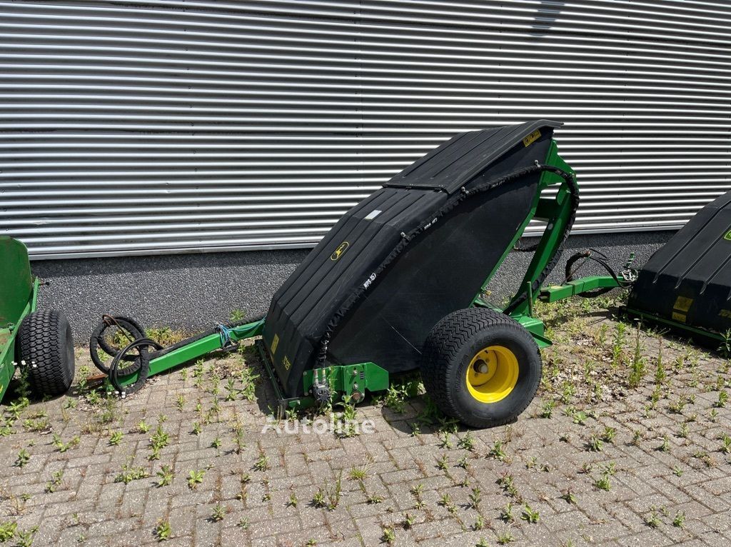 John Deere TC125 ulični usisivač