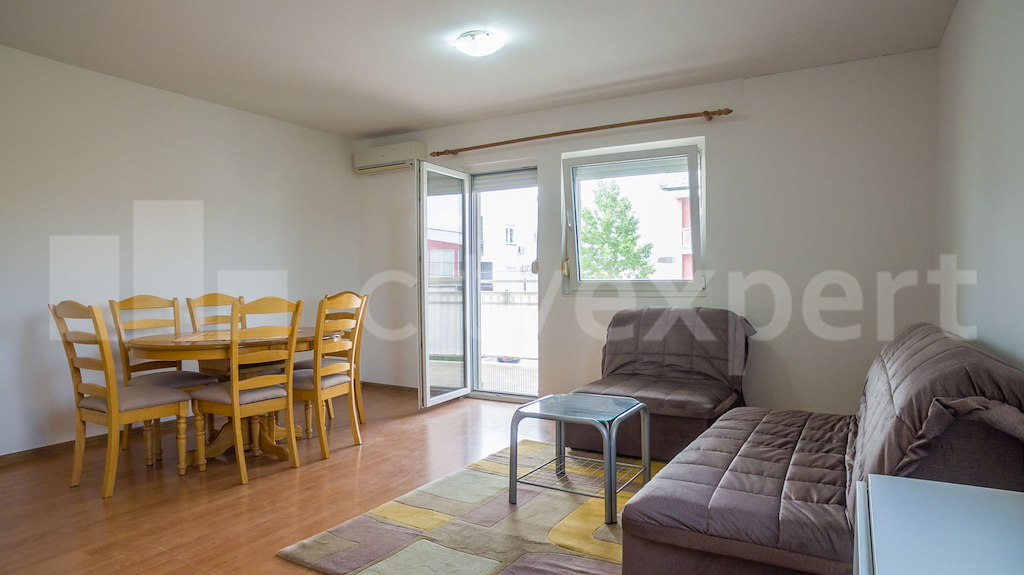 Stan u kući Izdavanje Novi Sad Bez skrivenih troškova - 85m², Desanke Maksimović, Novi Sad - 400€