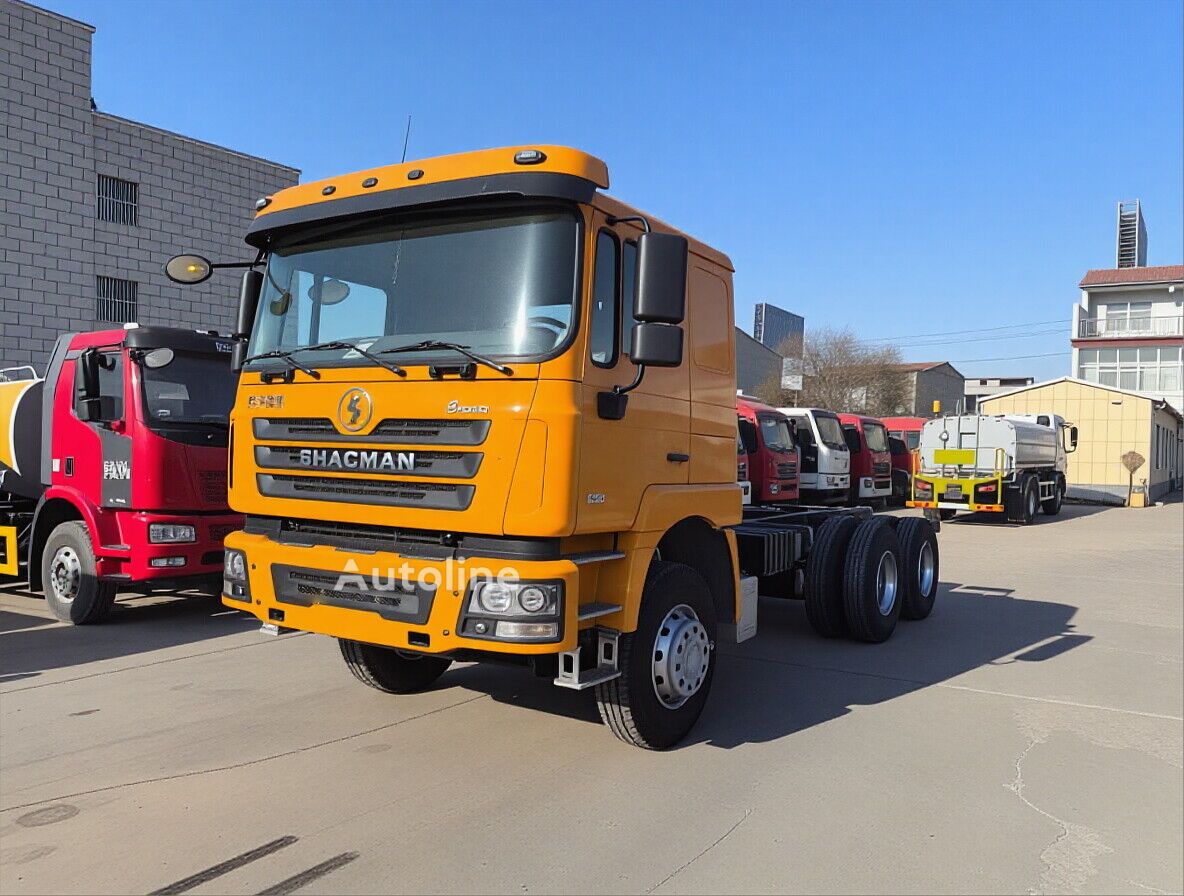 Shacman F3000 tegljač