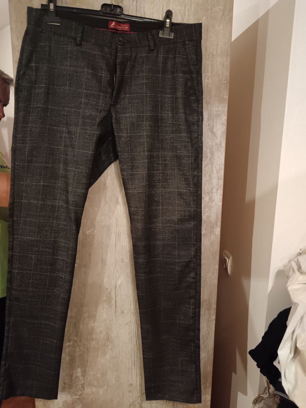 Muške elegantne pantalone Tony Cassano - Model: klasičan, ravne