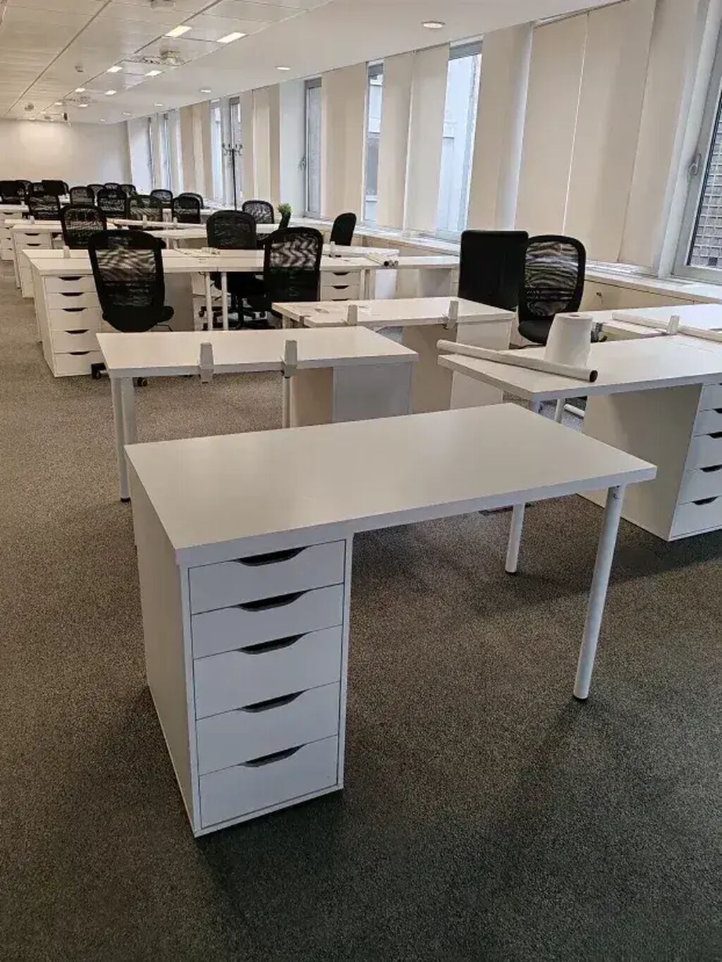 Sto za kancelariju ili radni prostor dim 120x60 cm Više komada